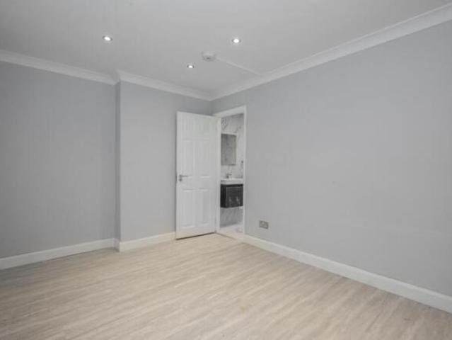 2 bedroom flat for rent in Shirland Road Maida Vale W9