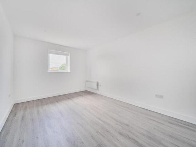 2 bedroom flat for rent in Shirley Road, Southampton, Hampshire, SO15