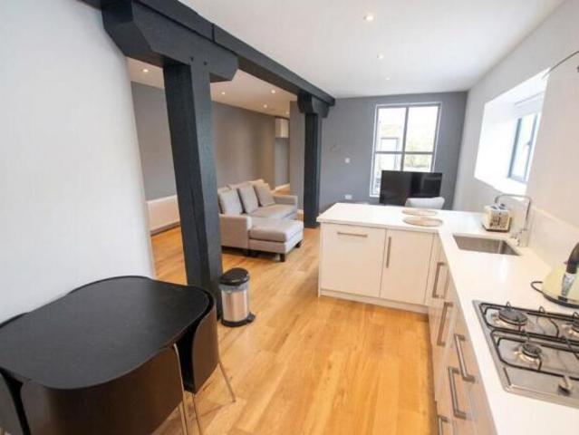 2 bedroom flat for rent in Simmonds Street, Reading, RG1