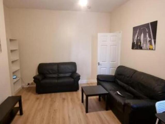 2 bedroom flat for rent in Simonside Terrace, Newcastle Upon Tyne, NE6
