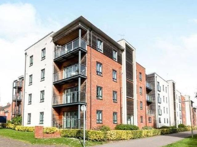 2 bedroom flat for rent in Sinclair Drive Basingstoke RG21