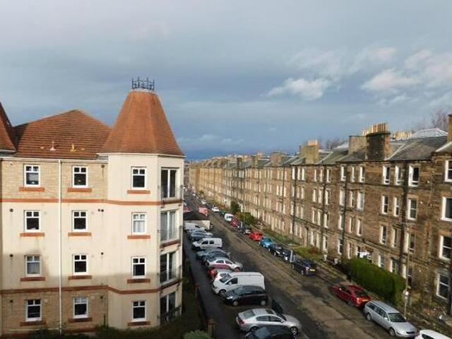 2 Bedroom Flat For Rent In Sinclair Gardens, Edinburgh