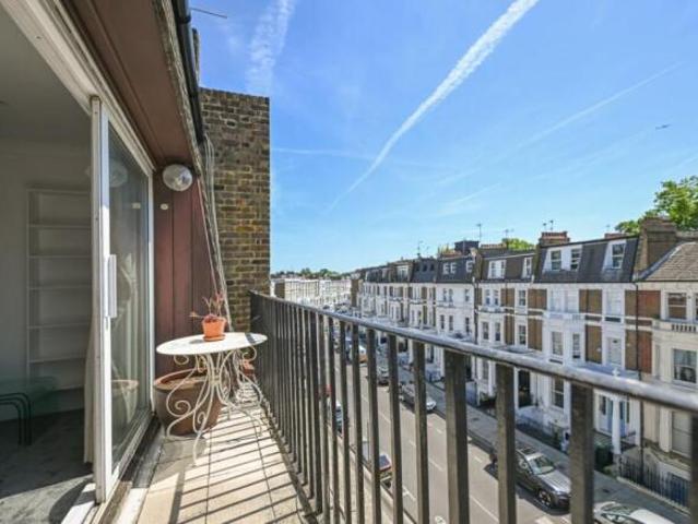 2 bedroom flat for rent in Sinclair Gardens, London, W14