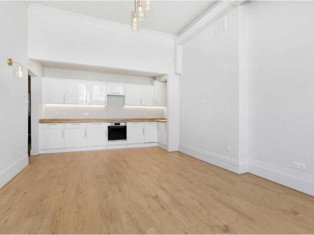 2 bedroom flat for rent in Sinclair Road, Brook Green, London, W14