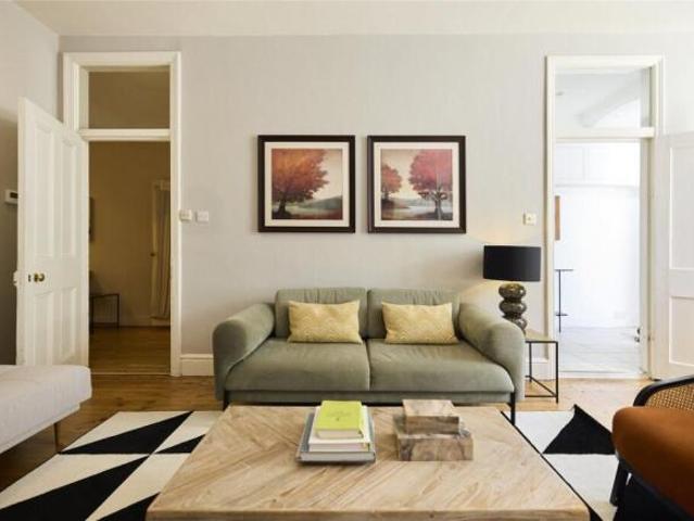 2 bedroom flat for rent in Sinclair Road, London, W14