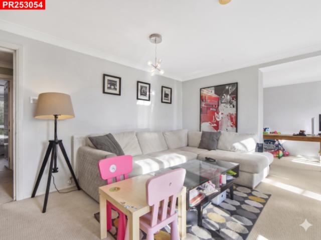 2 bedroom flat for rent in Silvertown – 2 Bedrooms Flat, E16