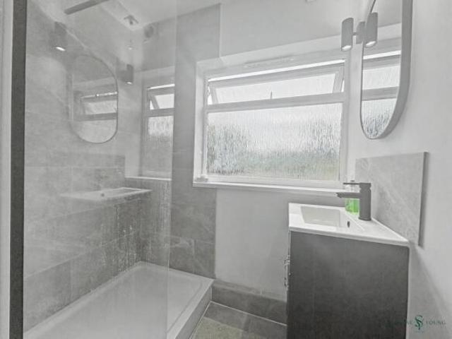 2 bedroom flat for rent in Silverwood Close, Beckenham, BR3