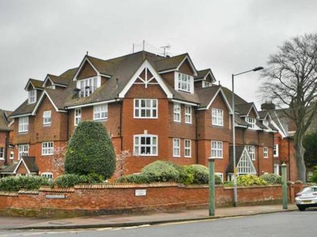2 bedroom flat for rent in Silverdale Road Eastbourne BN20