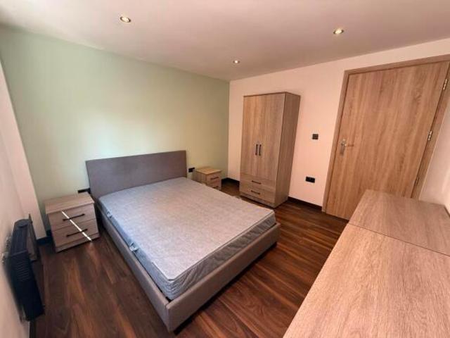 2 bedroom flat for rent in Silvester Street, City centre, Hull, HU1