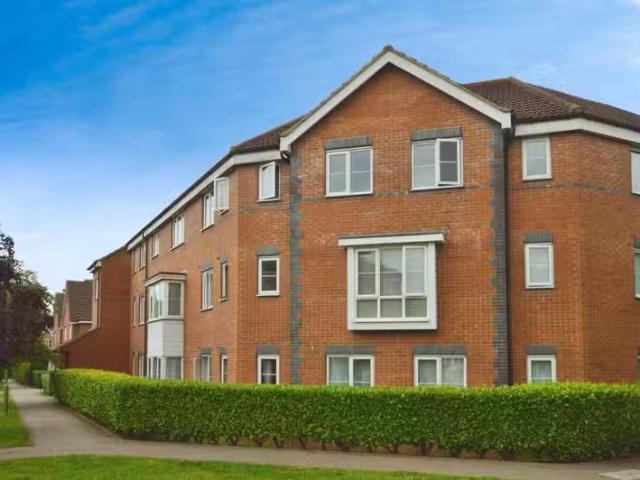2 bedroom flat for rent in Sir John Newsom Way, Welwyn Garden.