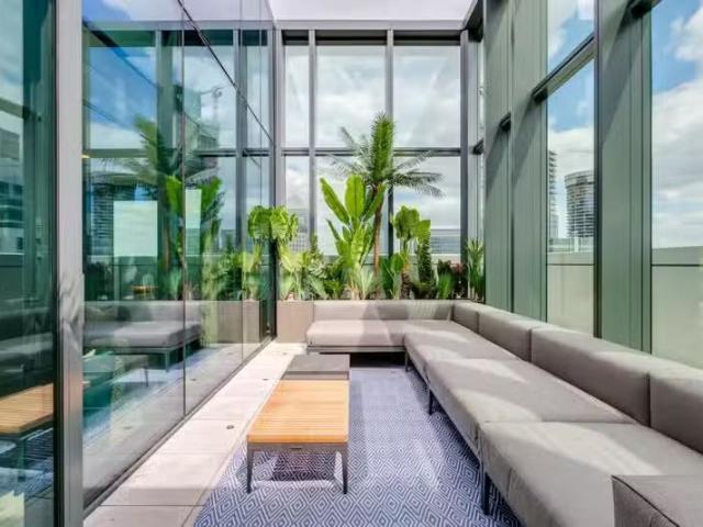 2 bedroom flat for rent in SIROCCO TOWER, 32 Harbour Way, Lond.