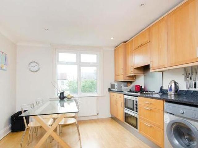 2 Bedroom Flat For Rent In South Wimbledon, London