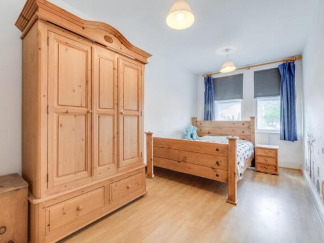 2 bedroom flat for rent in South Worple Way, East Sheen, SW14