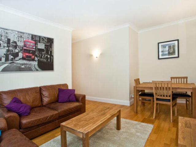 2 bedroom flat for rent in South Block, London, SE1
