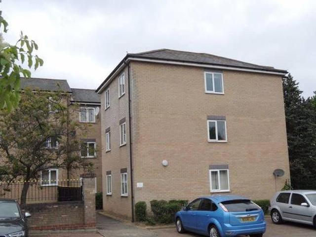 2 bedroom flat for rent in South Colchester CO2