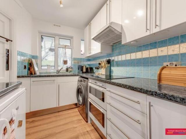 2 bedroom flat for rent in South Close, Highgate, London, N6