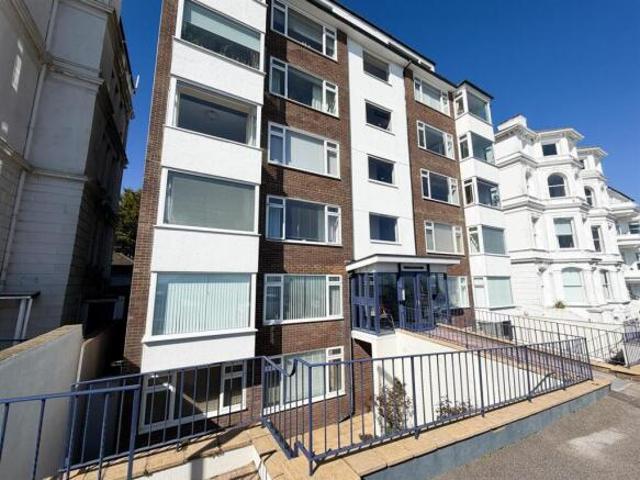2 bedroom flat for rent in South Cliff, Eastbourne, BN20