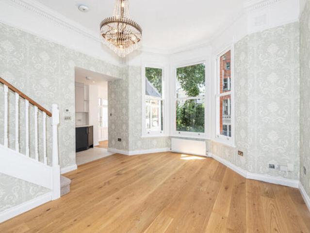 2 bedroom flat for rent in South Kensington, Gloucester Rd, SW7