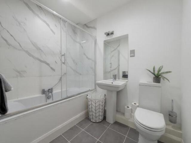 2 bedroom flat for rent in South Park Road, HARROGATE, HG1