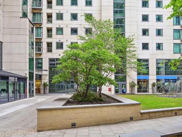 2 bedroom flat for rent in South Quay Square, Canary Wharf, E14