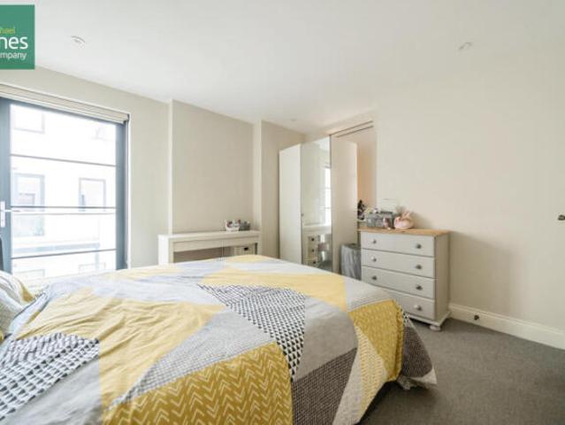 2 bedroom flat for rent in South Street, Worthing, BN11