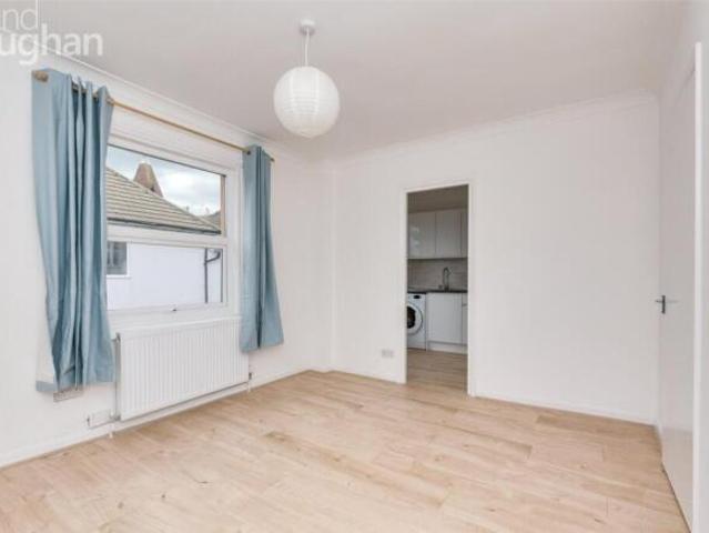 2 bedroom flat for rent in Southover Street, Brighton, East Sussex, BN2