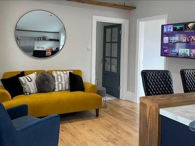 2 Bedroom Flat For Rent In Southbourne