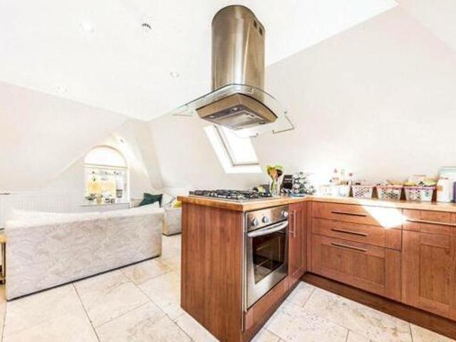 2 Bedroom Flat For Rent In Southfields, London