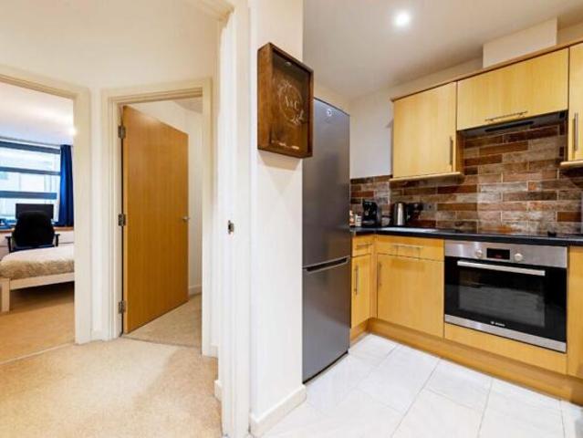 2 bedroom flat for rent in Southgate Road, London, N1