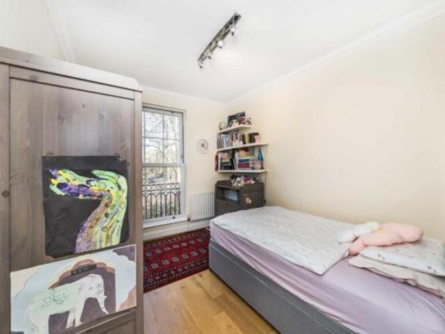 2 bedroom flat for rent in Southlands Drive, Wimbledon, SW19