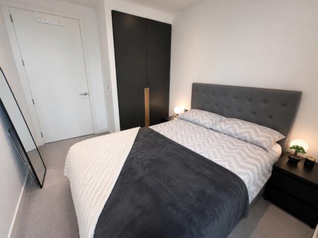 2 bedroom flat for rent in Southwark Bridge Road, London, SE1