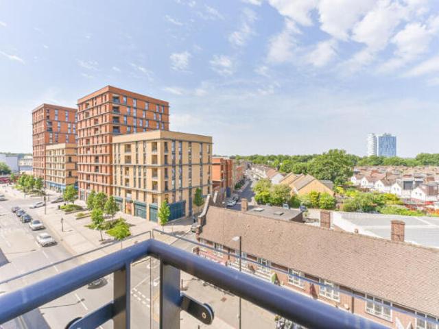 2 bedroom flat for rent in Sovereign Apartments, Sutton, SM1