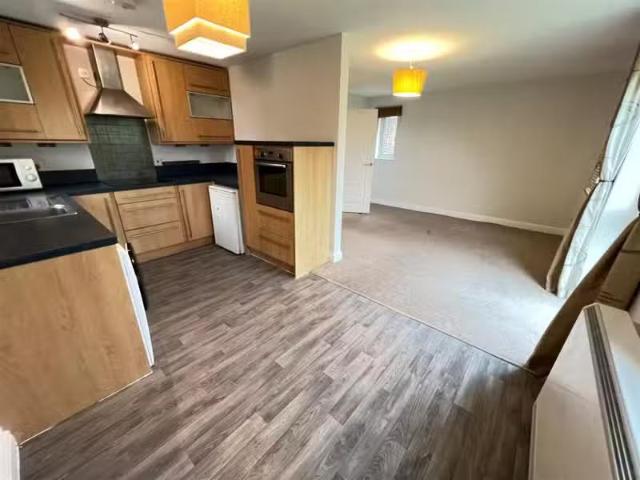 2 bedroom flat for rent in Sovereign Place, Apollo Way, Cambri.