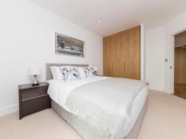 2 bedroom flat for rent in Sovereign Tower, Canning Town, London, E16