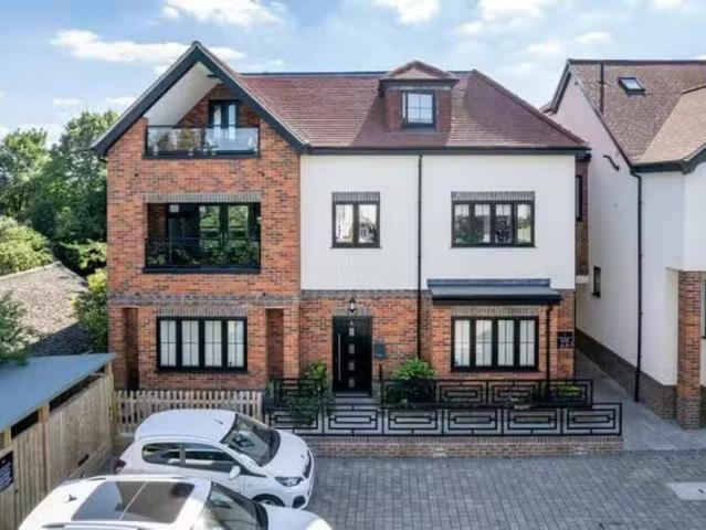 2 bedroom flat for rent in Smitham Downs Road, Quinton Court.