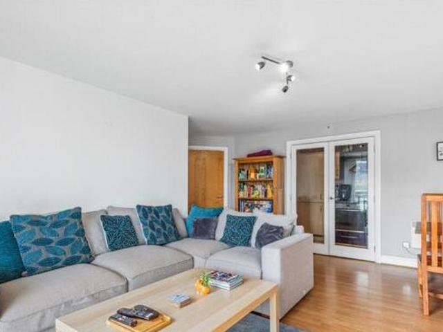 2 Bedroom Flat For Rent In Smugglers Way