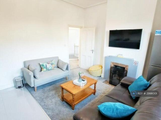 2 bedroom flat for rent in Snowdon Road, Bournemouth, BH4