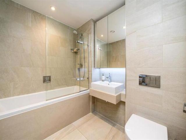 2 bedroom flat for rent in Snowsfields Yard, London Bridge, SE1