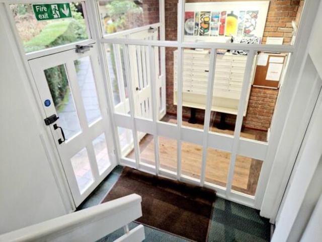 2 bedroom flat for rent in Spath Road, Ravenswood, M20