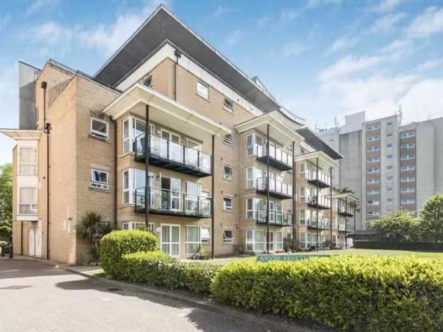 2 bedroom flat for rent in Sparkes Close, Bromley, BR2 9BU, BR2