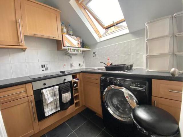 2 bedroom flat for rent in Spen Lane, LEEDS, LS16
