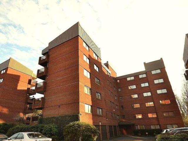 2 bedroom flat for rent in Spencer Close, London, N3