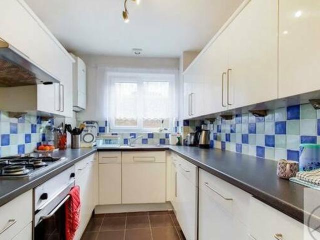 2 bedroom flat for rent in Spencer Hill London SW19