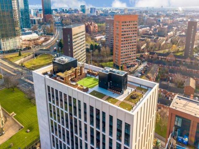 2 bedroom flat for rent in Spinners Way, Manchester, M15