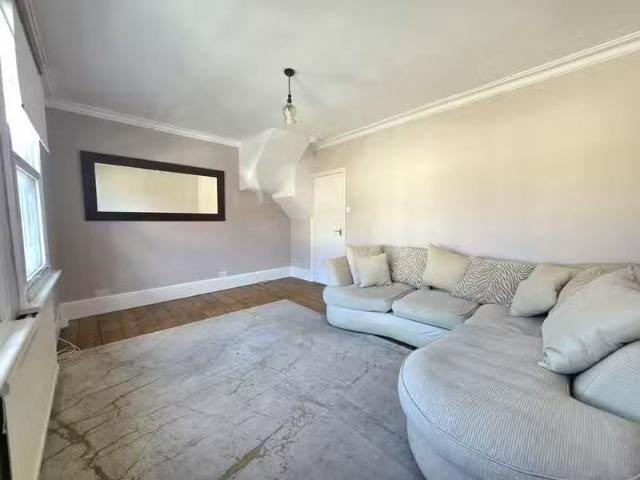 2 bedroom flat for rent in Springfield Road, Harrow, HA1