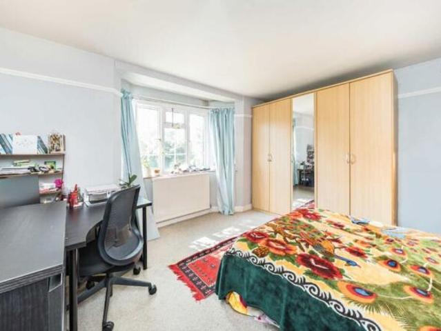 2 bedroom flat for rent in Springfield Road, Wimbledon, SW19