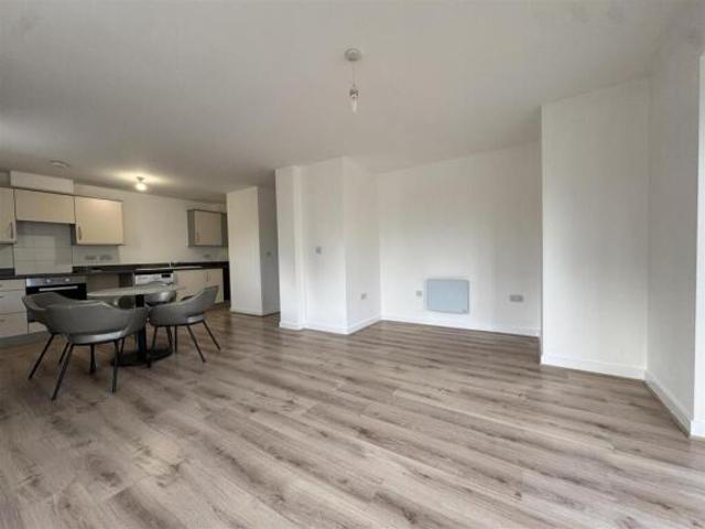 2 bedroom flat for rent in Springmeadow Road, Birmingham, B15