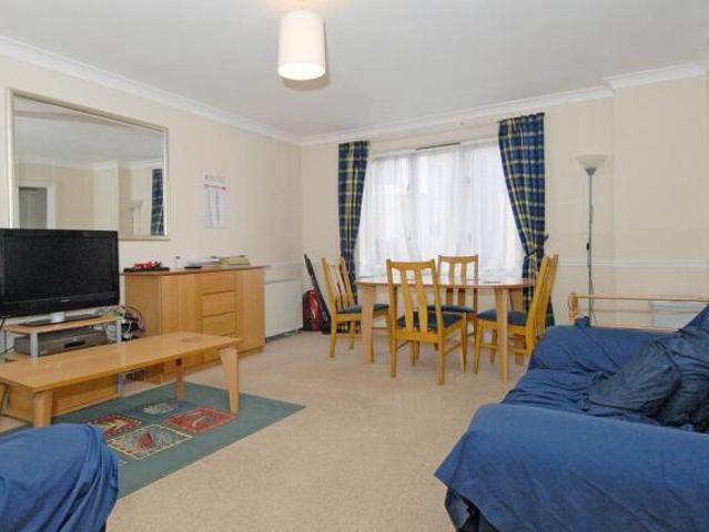 2 bedroom flat for rent in Swan Court, Paradise Street, Oxford, OX1