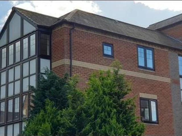 2 bedroom flat for rent in Swan Place Reading RG1