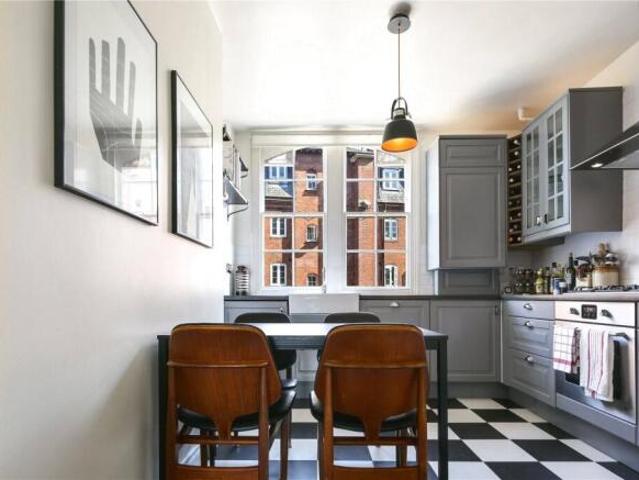 2 bedroom flat for rent in Swanfield Street, London, E2